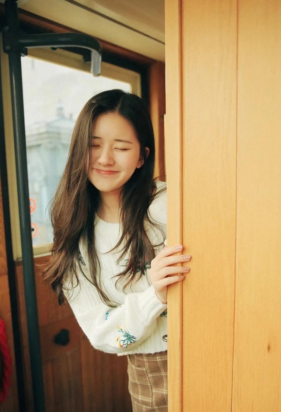 Beauty Photo Album (Li Qin, Zhao Lusi, Li Zhien) - iNEWS