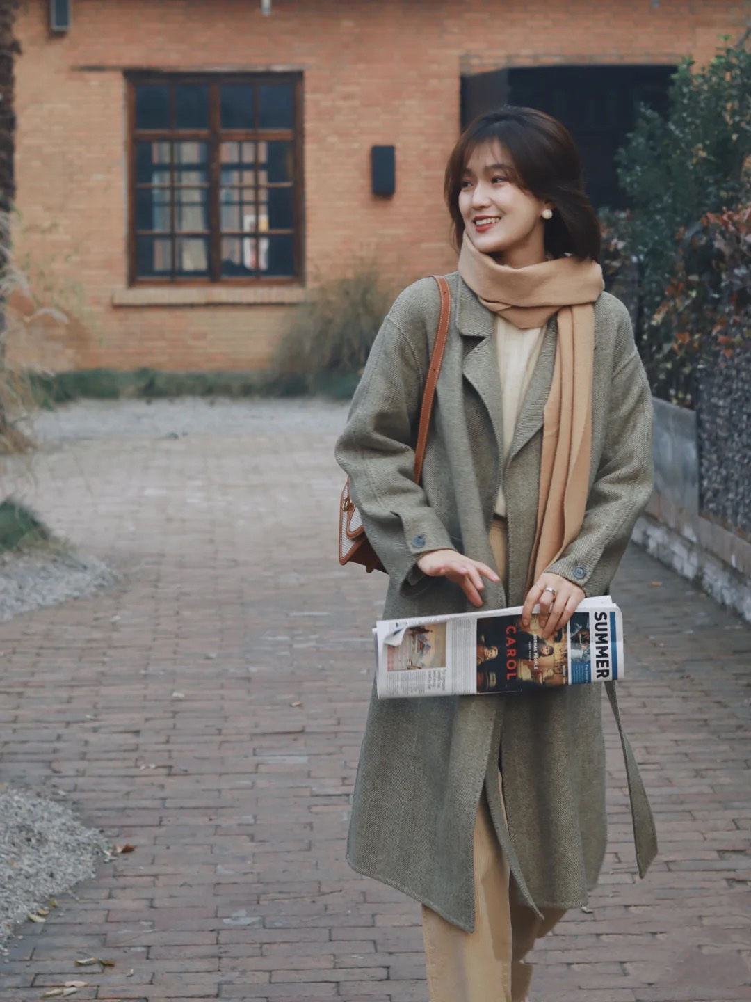 How to match elegant and generous coats to look better?Simple and ...