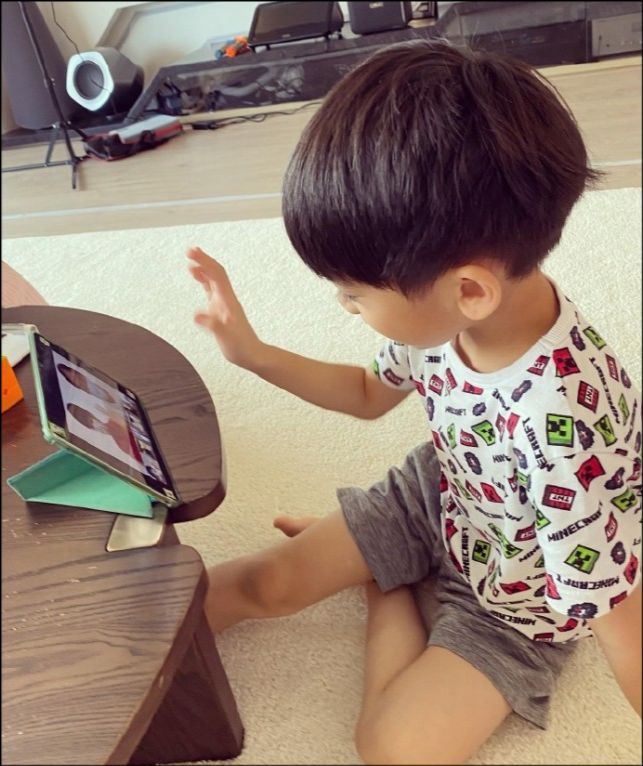 Chen Ruoyi talks about the twins' daily life at home, eating desserts ...