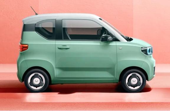 People's convertible, equipped with electric soft top + two-door two ...