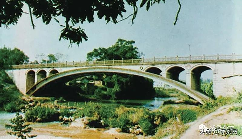 "Footprints" Eighth of the bridge we walked across-the magic of "the ...