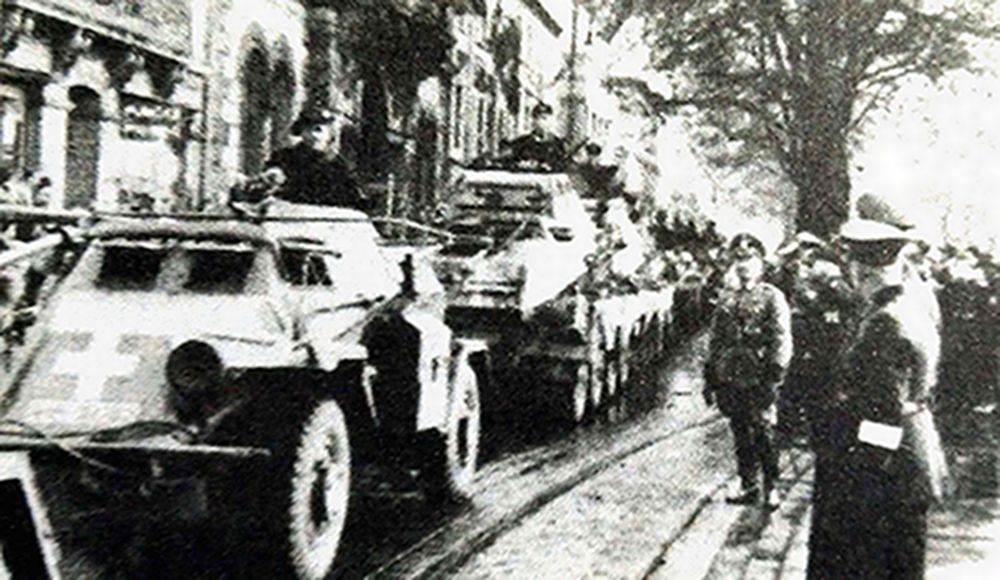 The Sdkfz series 4-wheeled armored communication vehicle of the German ...
