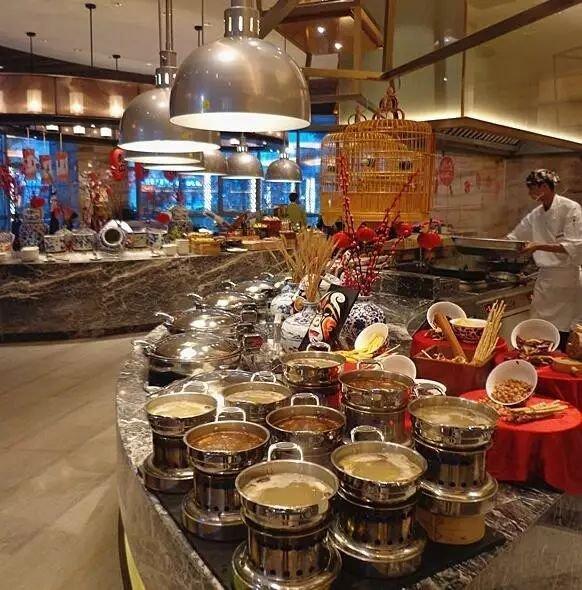 Rich and self-willed Sheraton dinner buffet, 198 people, do you think ...
