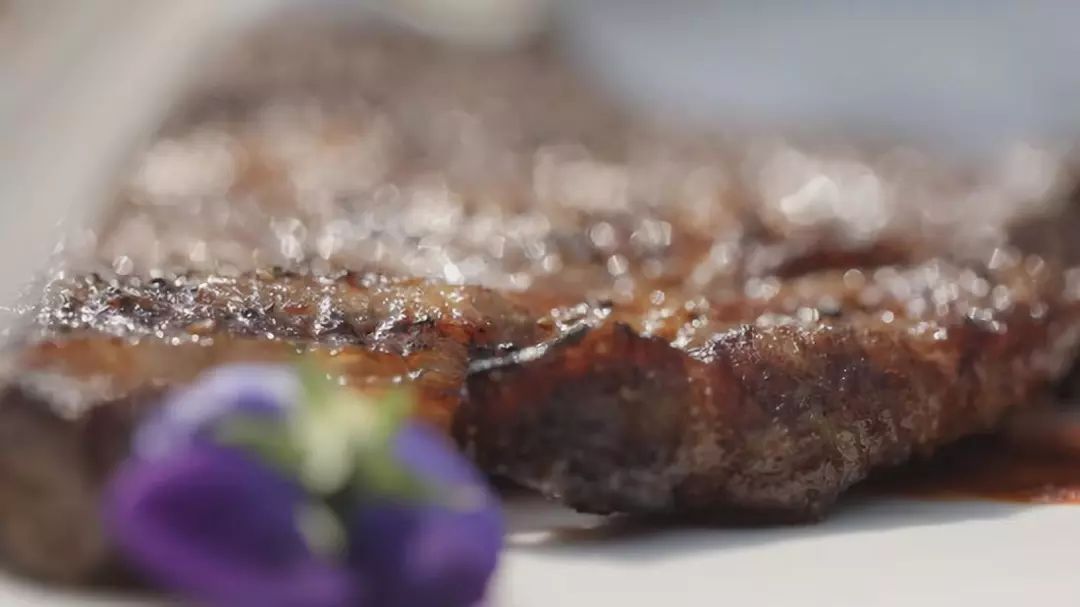 This restaurant opened in the orchard allows you to enjoy exquisite ...