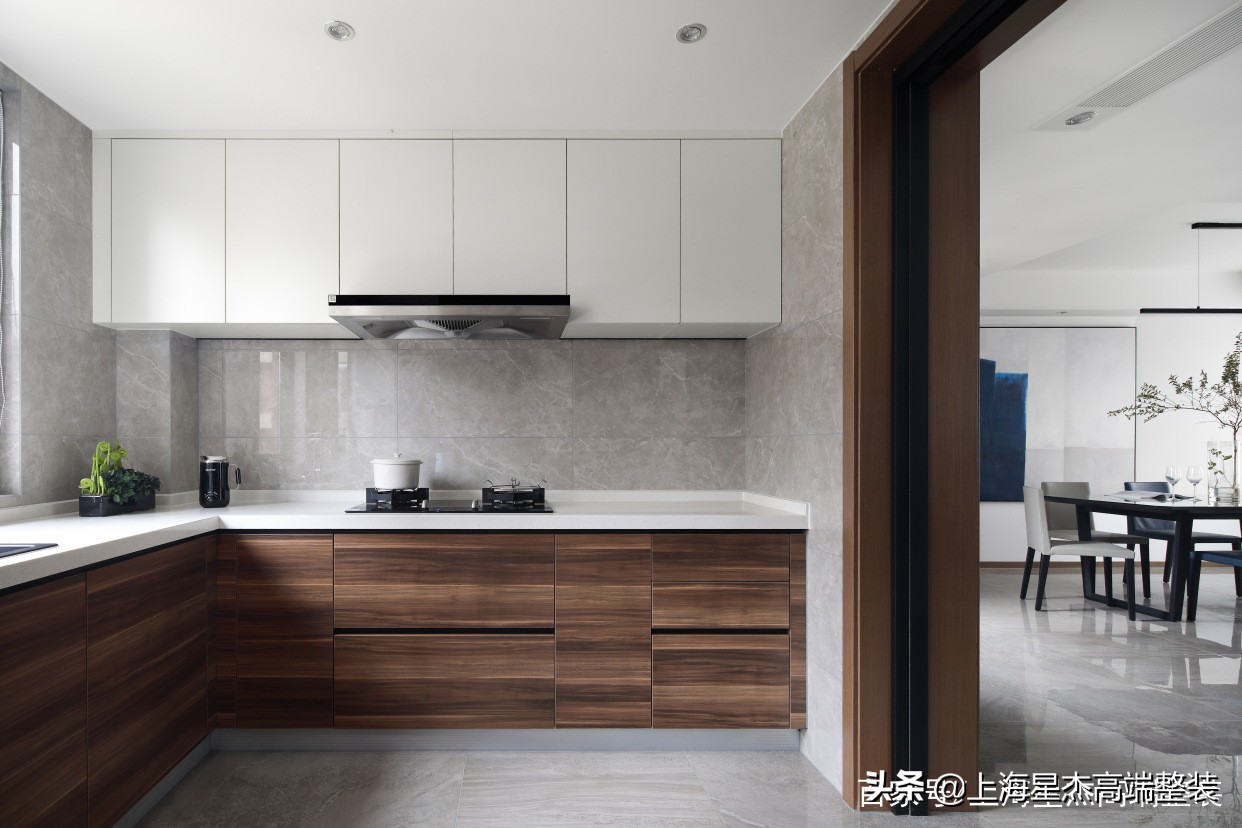 185 square meters of modern and simple apartment houses, the big white ...