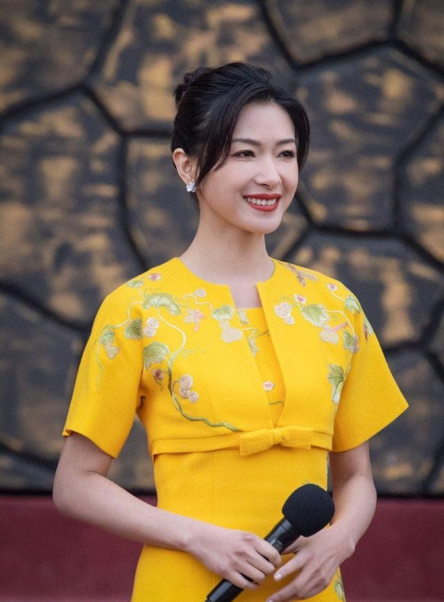 Wan Qian hosted the May 1st party with a dignified atmosphere, Wang ...