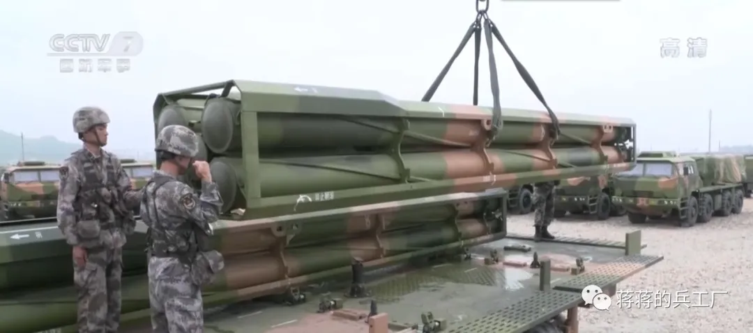 Explain the modular loading of the PHL-191 long-range rocket launcher ...