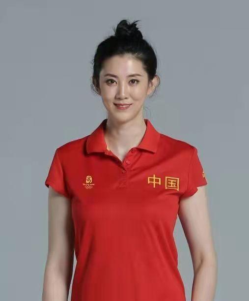 Volleyball goddess Xue Ming: retired at the age of 25, married a short ...