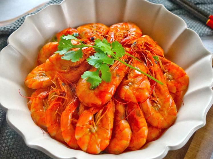 The classic Shandong cuisine-braised prawns, the choice of ingredients ...