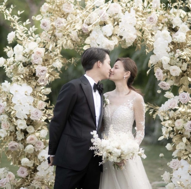 The wedding scene of Zhu Lingling's stepson was warm, and she was right ...