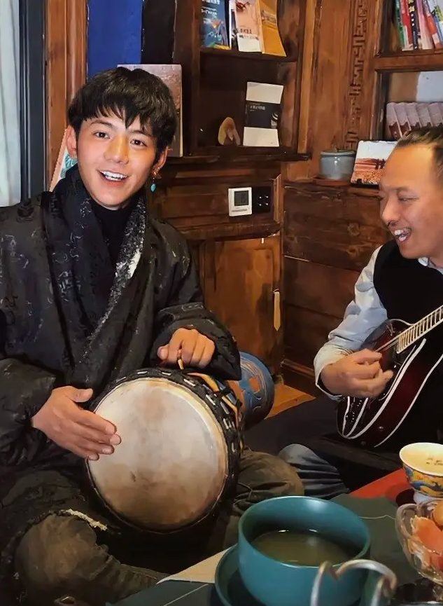 Ding Zhen became popular overnight and the pressure soared! Crying ...