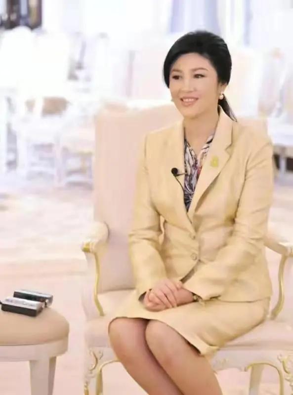 "The Most Beautiful Prime Minister" Yingluck sends New Year greetings ...