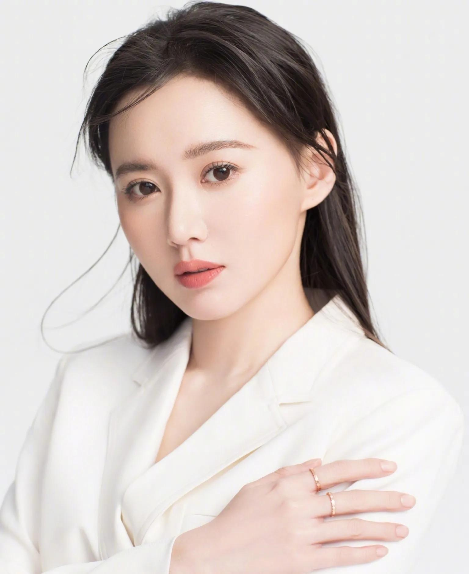 Changeable palette of colorful life Jiang Kaitong - iNEWS