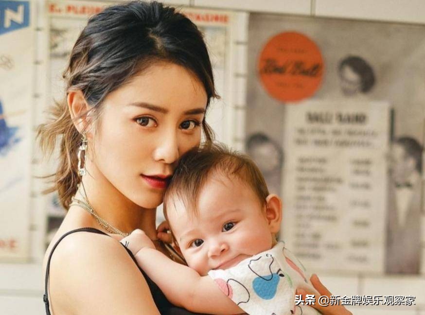 My sweet wife Zhang Xinyue has not been breastfeeding, Lin Feng took ...