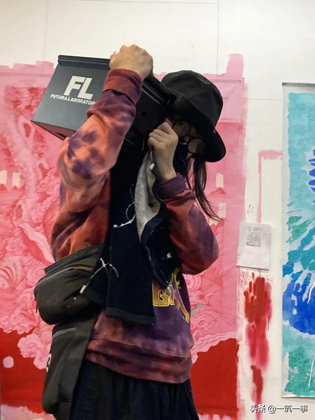 Pang Fan: Walking on the streets of Chengdu, you are likely to be ...