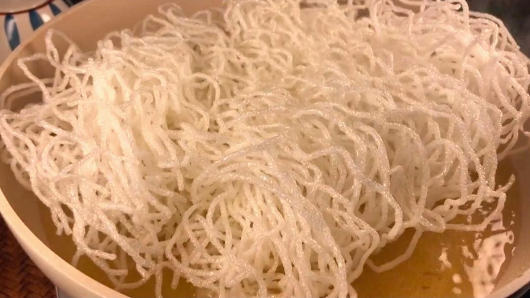 After watching the drama all day, there must be no less snacks. Share ...