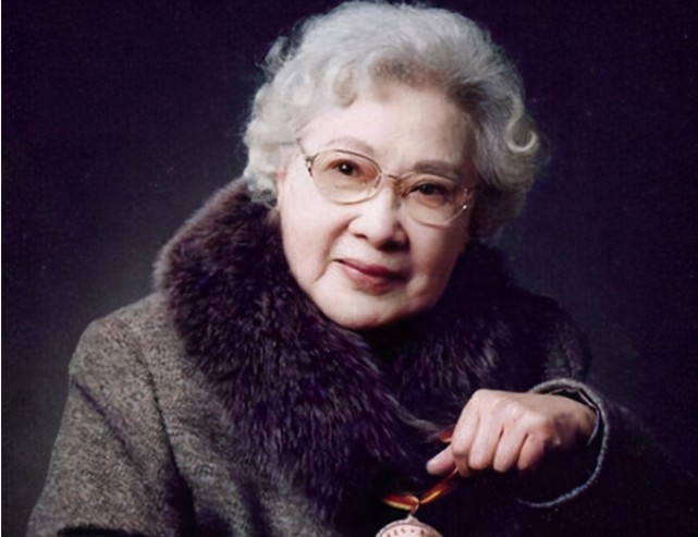 The 100-year-old legendary actress Qin Yi: Two marriages are not happy ...