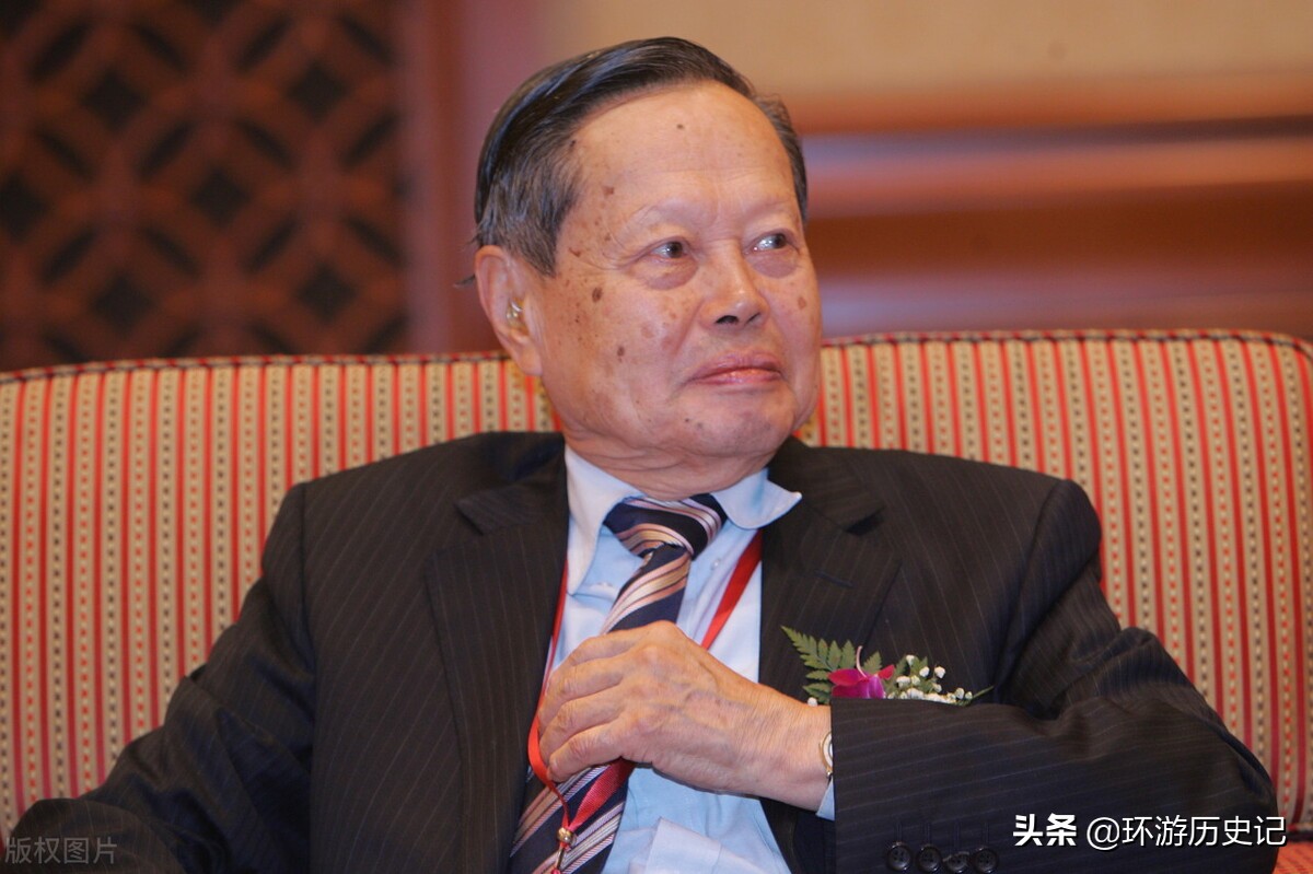 Yang Zhenning: both academicians, some are praised by the world, some ...