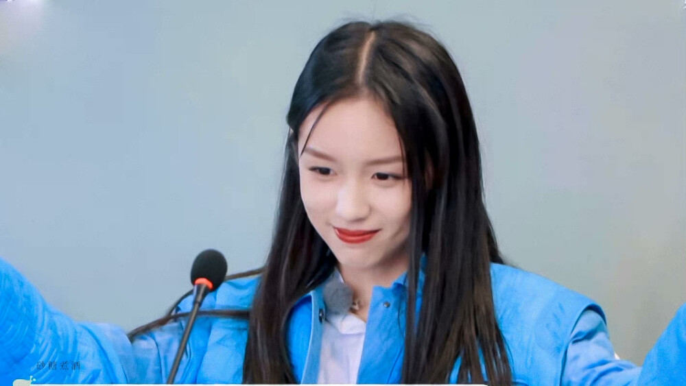 I only serve these 3 female celebrities who have small eyes but are ...