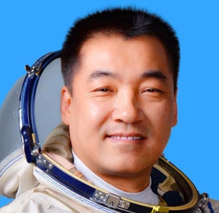 16 astronauts' ranks, positions, and profile photos - iNEWS