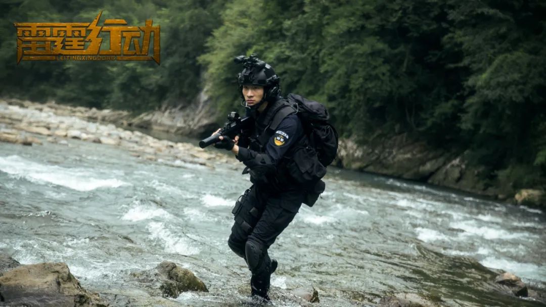"Operation Thunder" when the big sister of the gang meets the former ...