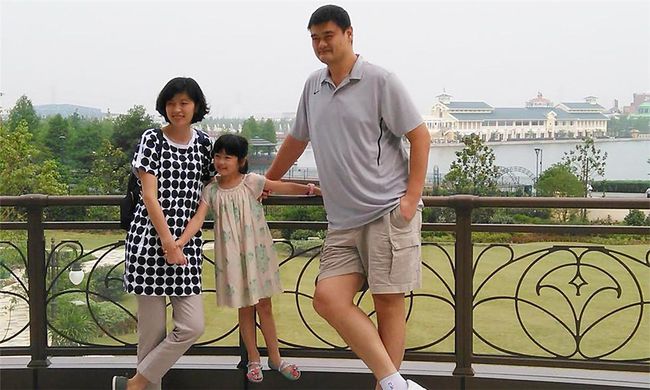 Yao Ming and his daughter were captured again!The daughter's height ...