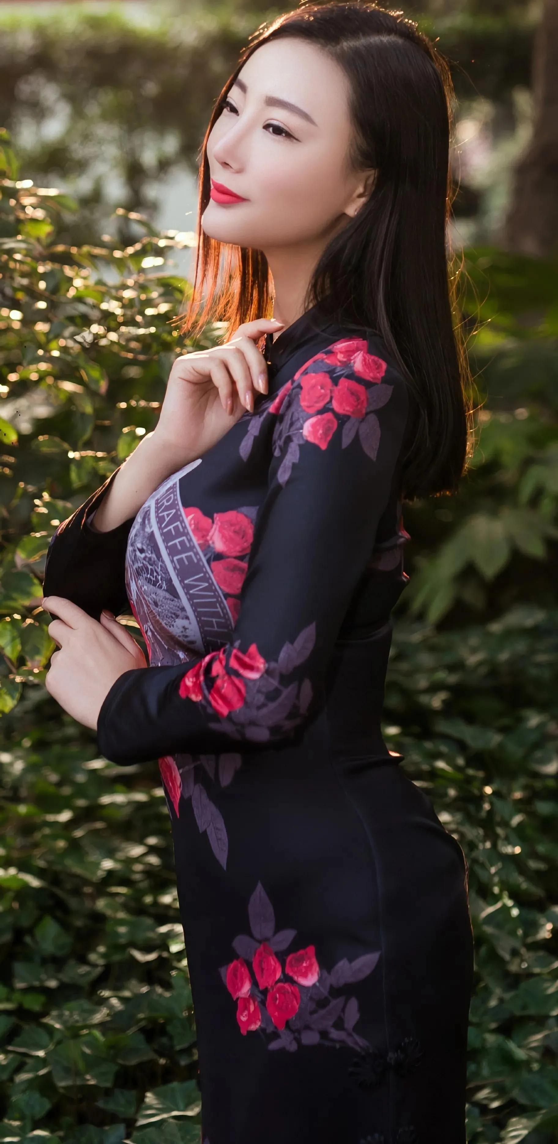 "Looking for Beauty" and Pan Chunchun are twin stars, Wang Li Danni - iNEWS