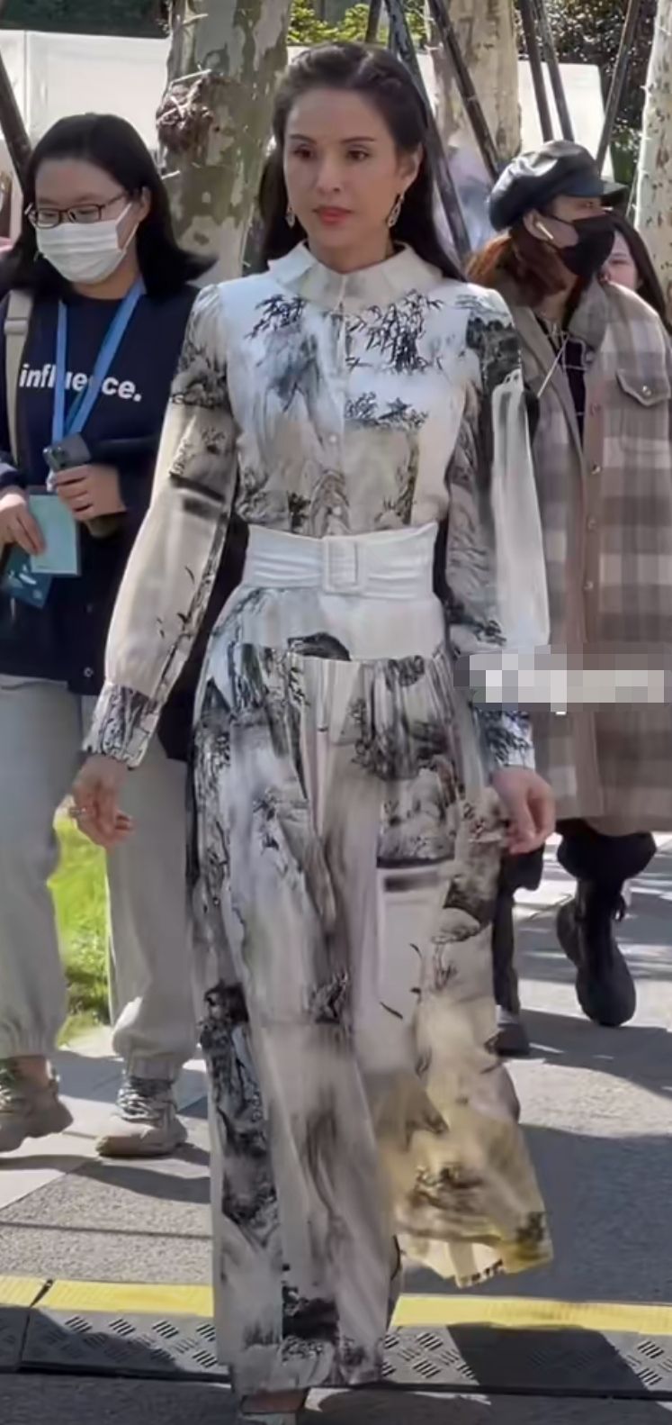 Li Ruotong still has his charm, 55 years old or a small waist, but he ...