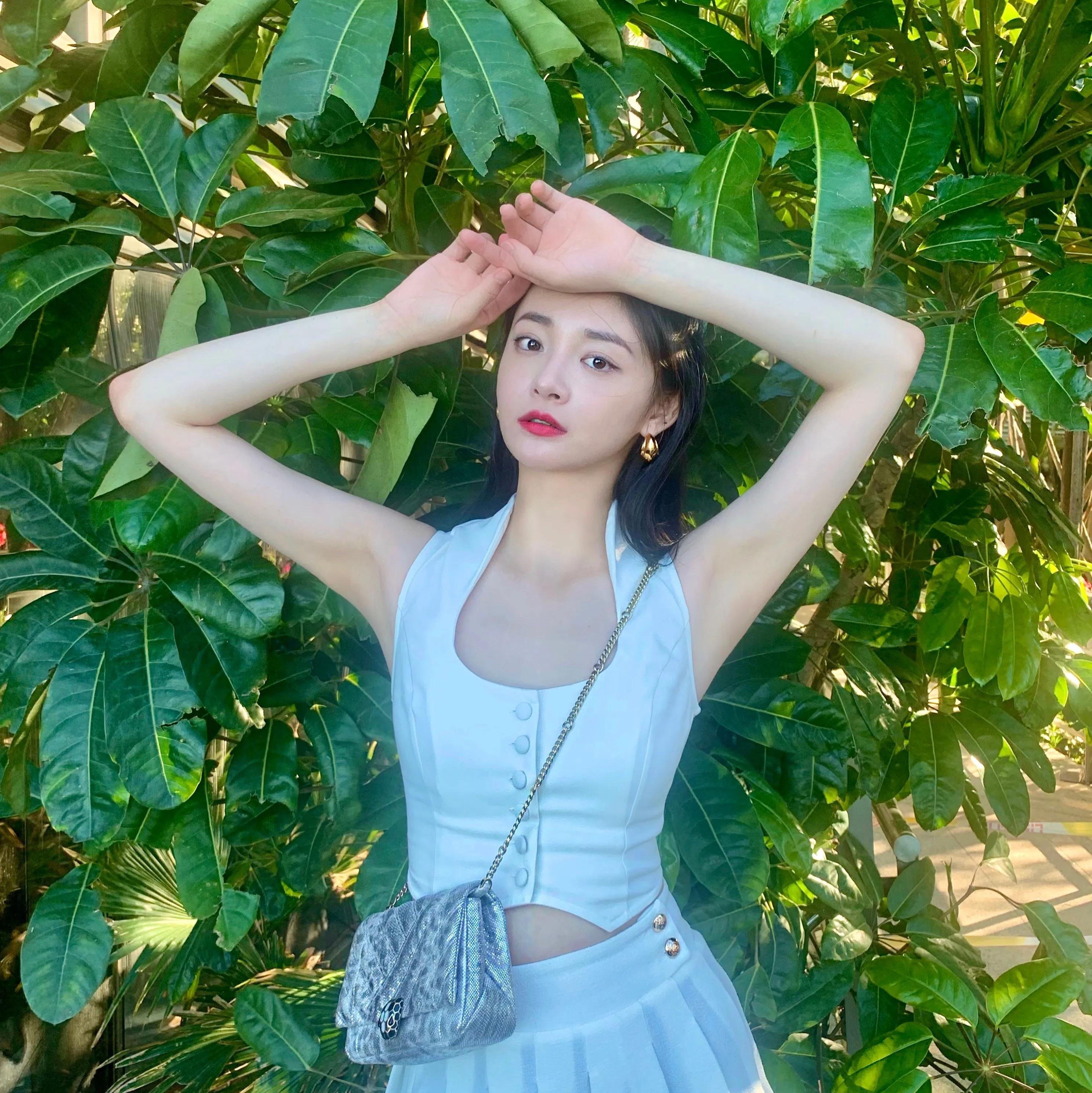 The post-95 Xiaohua fights for the position of "wearing blogger"!Ouyang Nana, Zhou Jieqiong ...