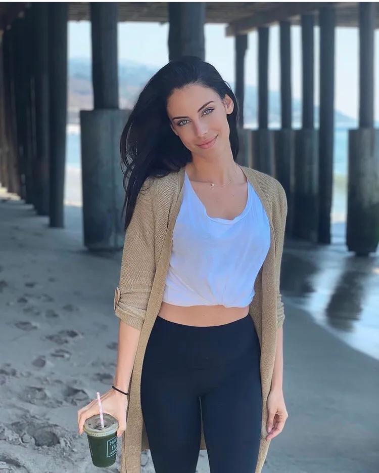 Canadian American actress Jessica Lowndes (Jessica Lowndes) - iNEWS