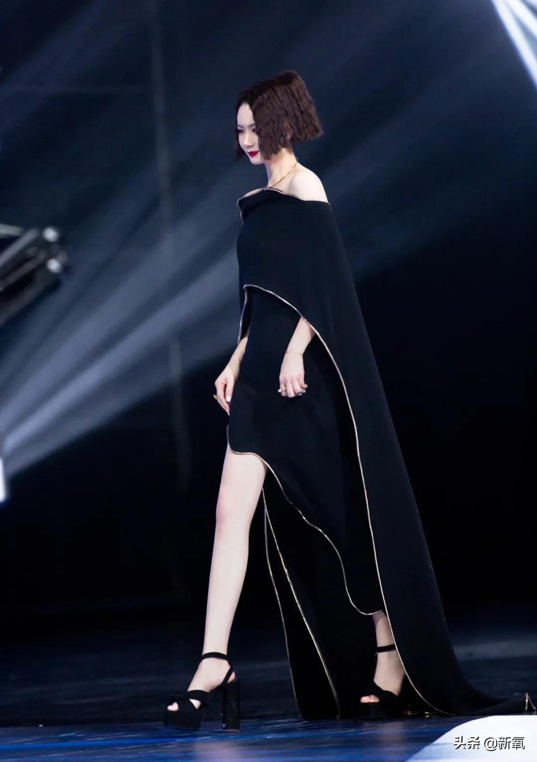 Zhang Zifeng's unremarkable face, relying on body language and facial ...