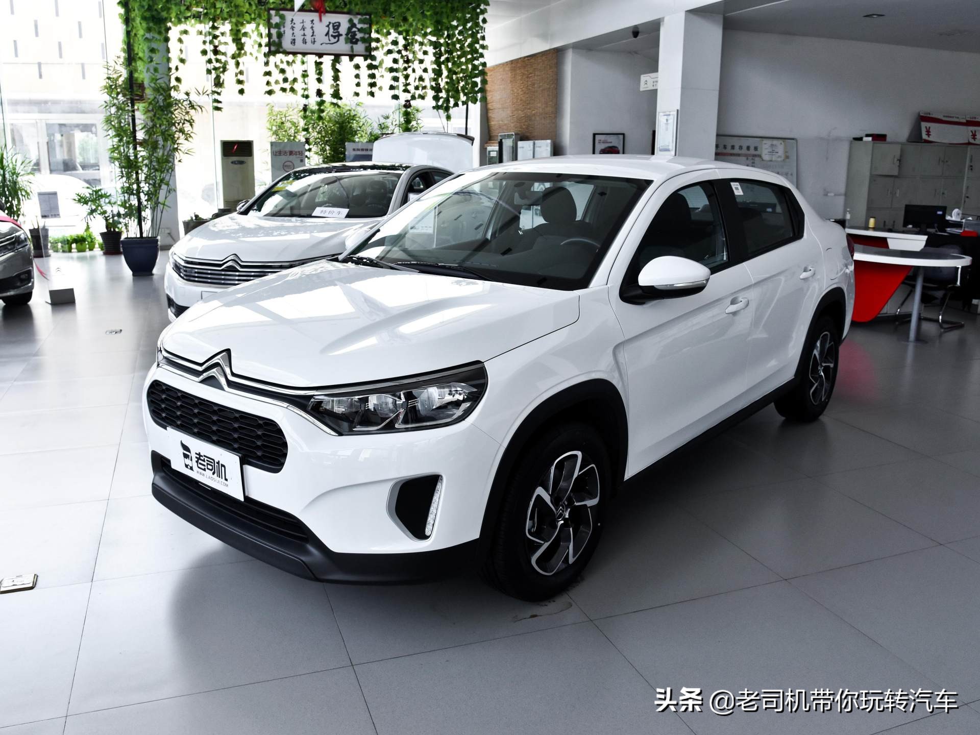 Fuel consumption 4.8L plus No. 92 gasoline, high chassis with sedan ...