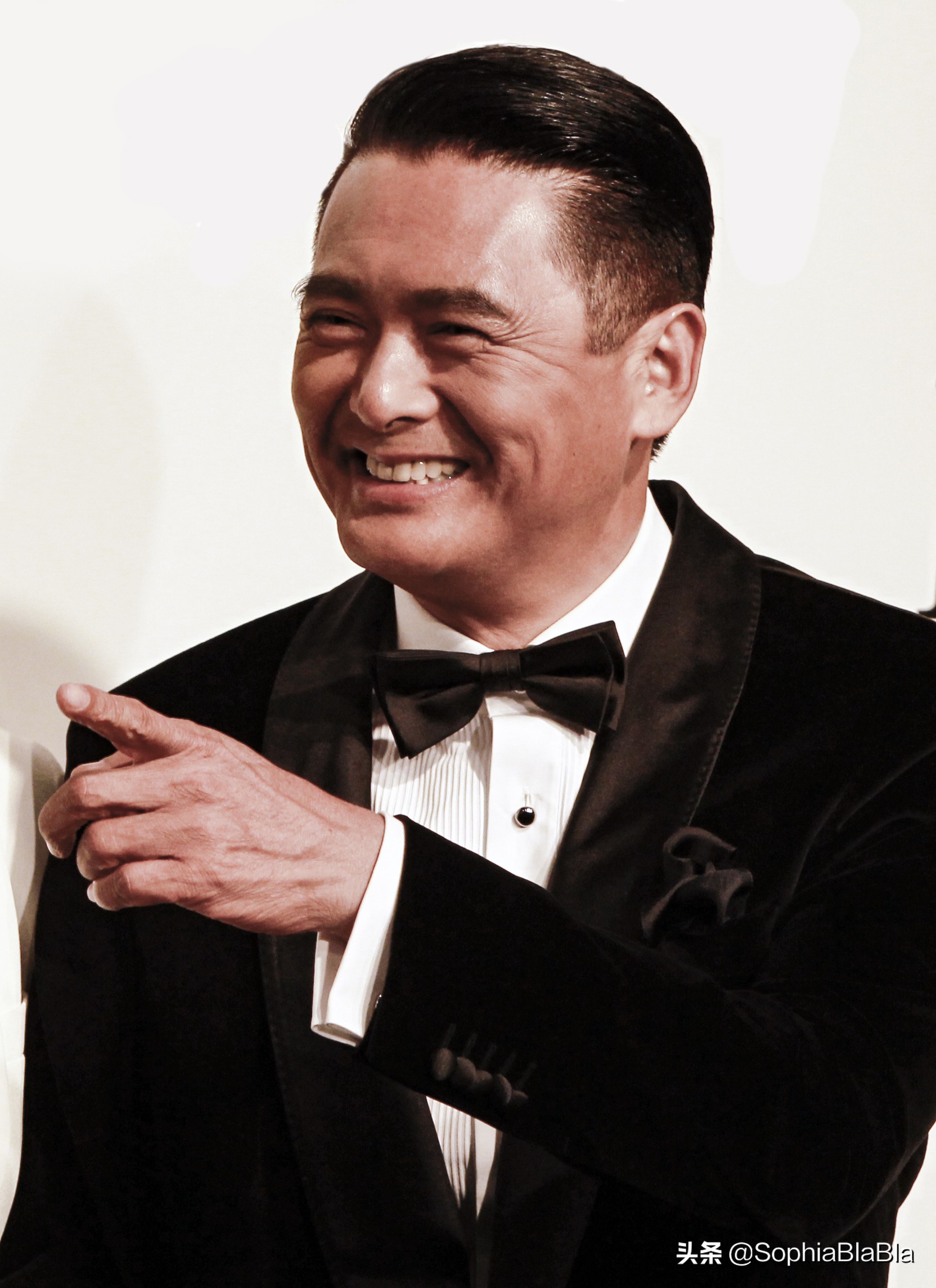 Chow Yun-fat's "God of Gamblers" tone - iNEWS