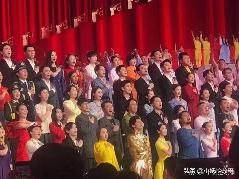 This is high quality!Miao Hong's young man Wang Bo, dressed in blue ...