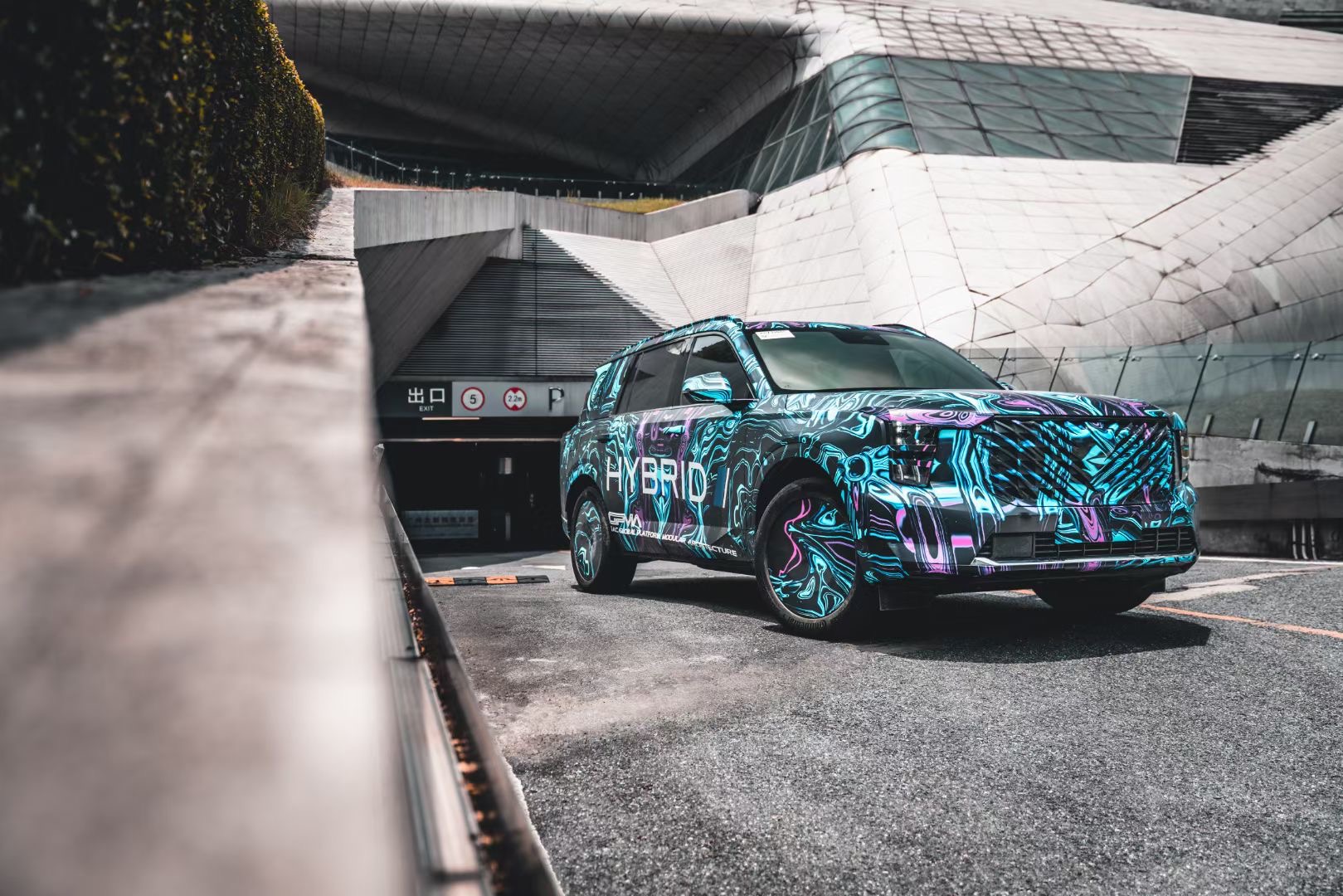 Equipped with Toyota hybrid system, fuel consumption per 100 kilometers ...