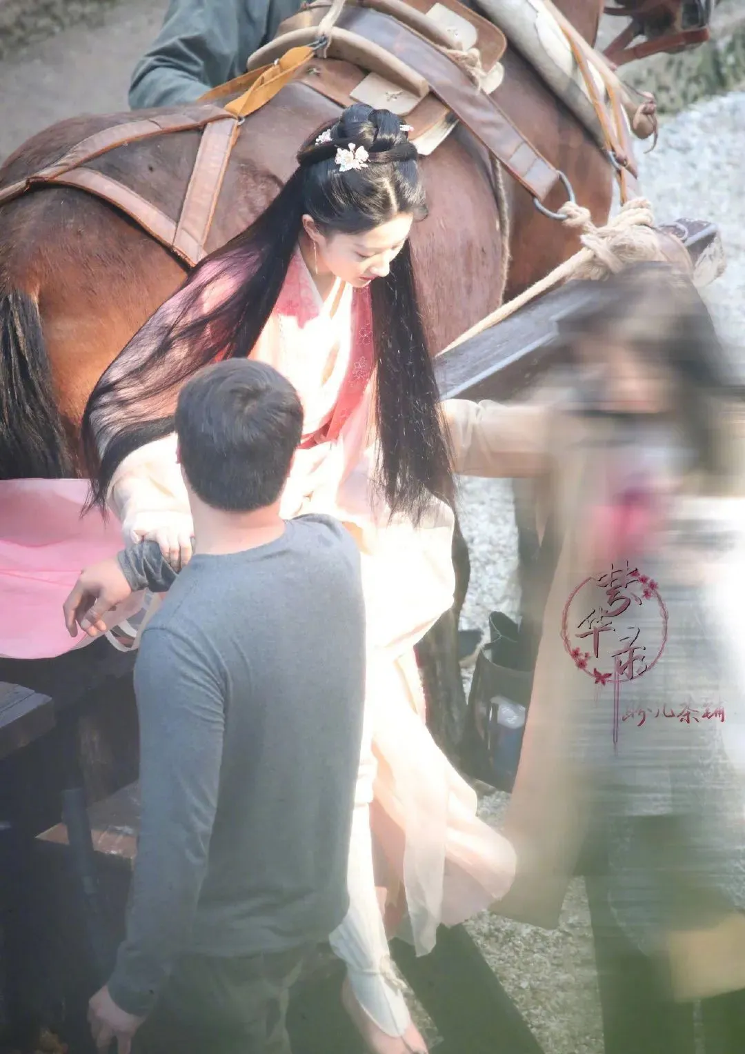 Ye Qing back!Liu Yifei's costume picture is crazy again - iNEWS