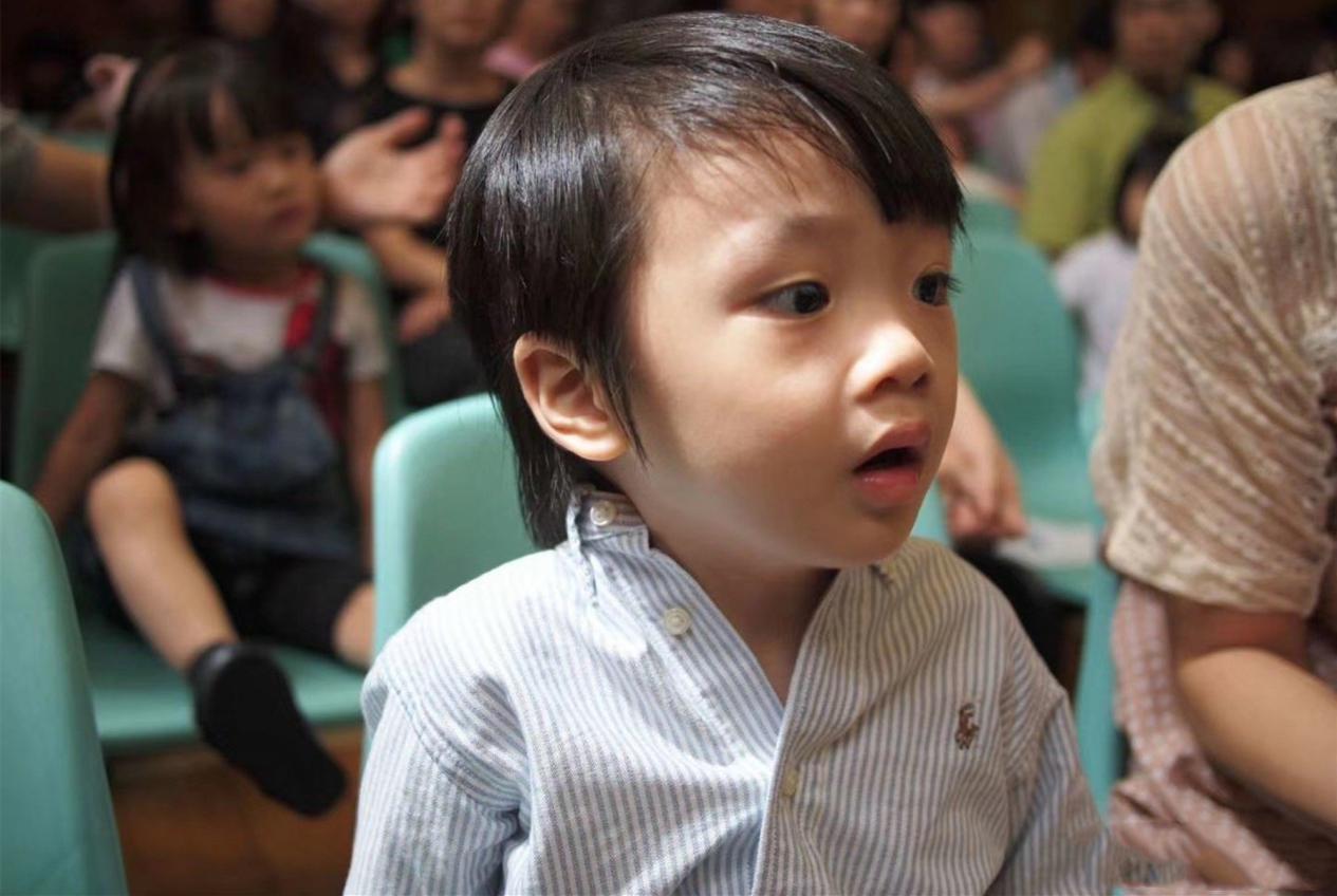 Wu Zhenyu's son Feynman has grown up. At the age of 12, he is no longer ...