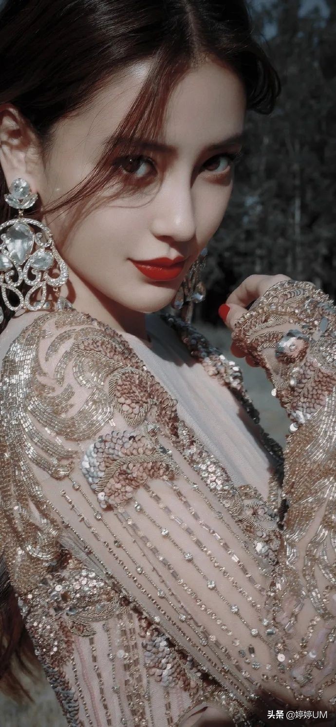 Angela baby Yang Ying, she is so charming - iNEWS