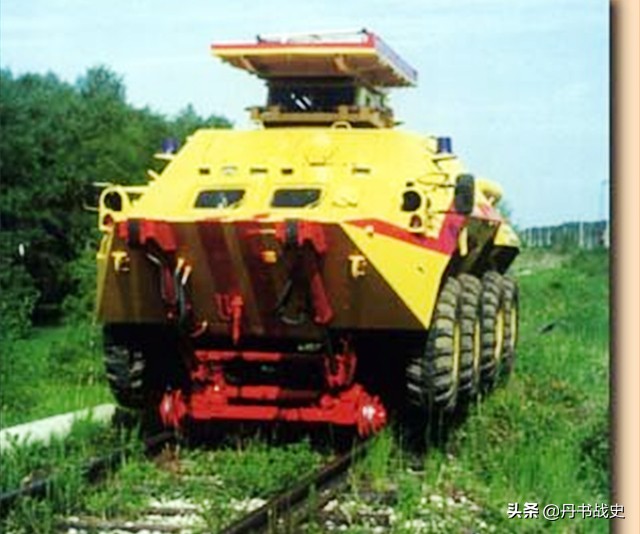 Military vehicles changed to civilian vehicles, interesting BTR-80 ...