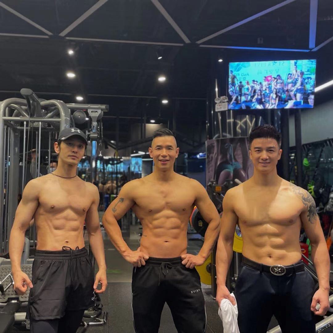Huang Xiaoming's fitness photos are hot search! Wang Yanlong: Thank you ...