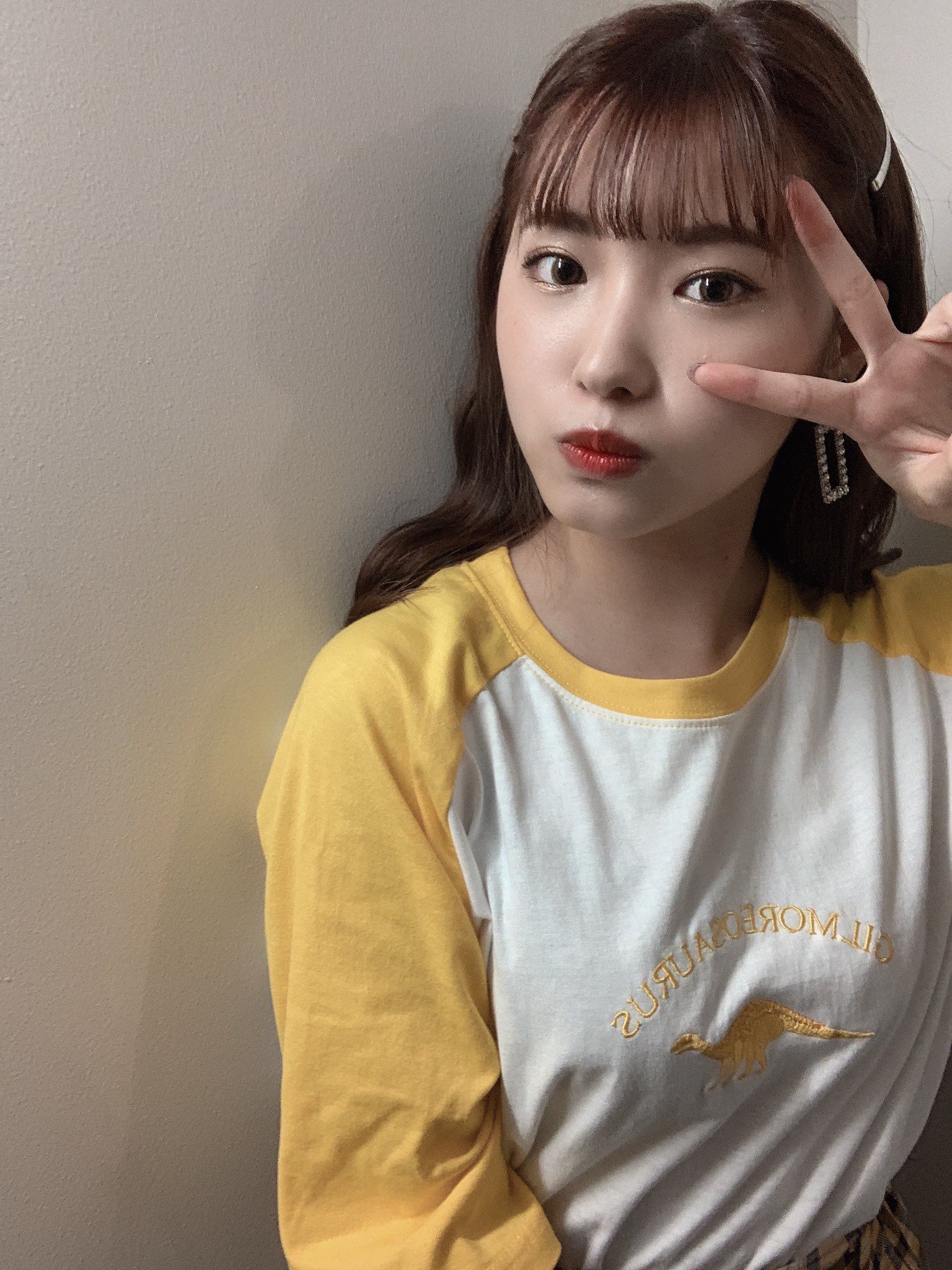 Magazine model Airi Furuta, released the red bikini photo "Summer Love ...