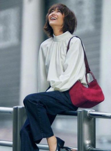A 42-year-old Japanese aunt became popular on the Internet, with a ...