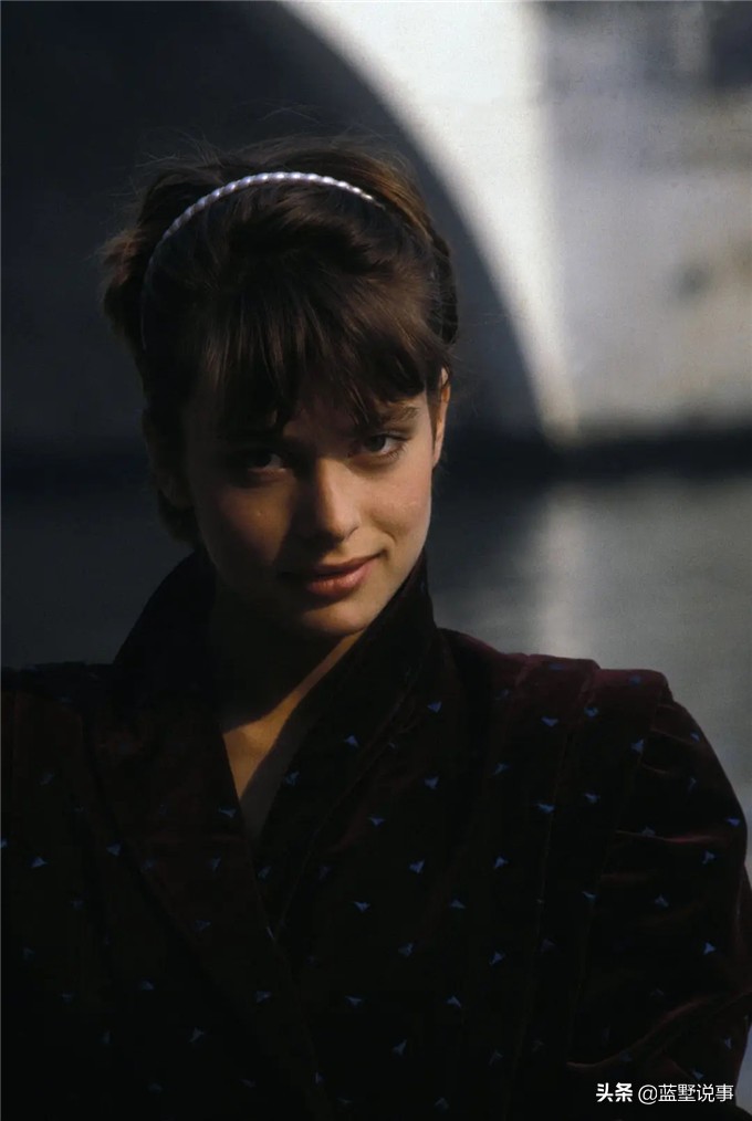 After living with the director who was 25 years older than her, she ...