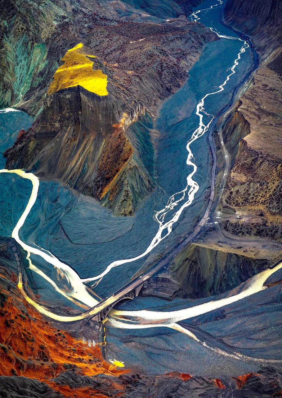 China's most beautiful canyon - iNEWS