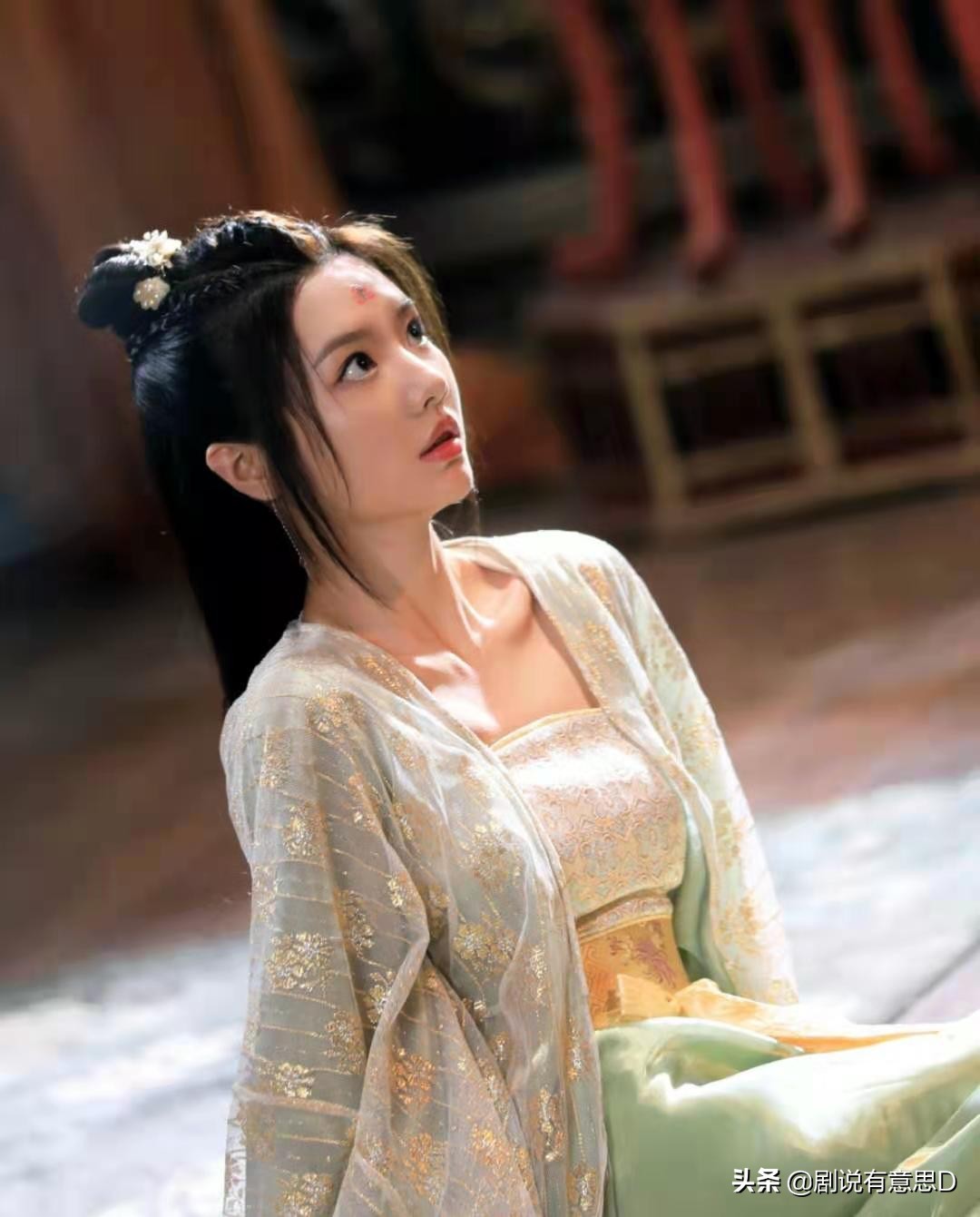 Hou Minghao and Wu Lei did not lead her, but they became popular ...