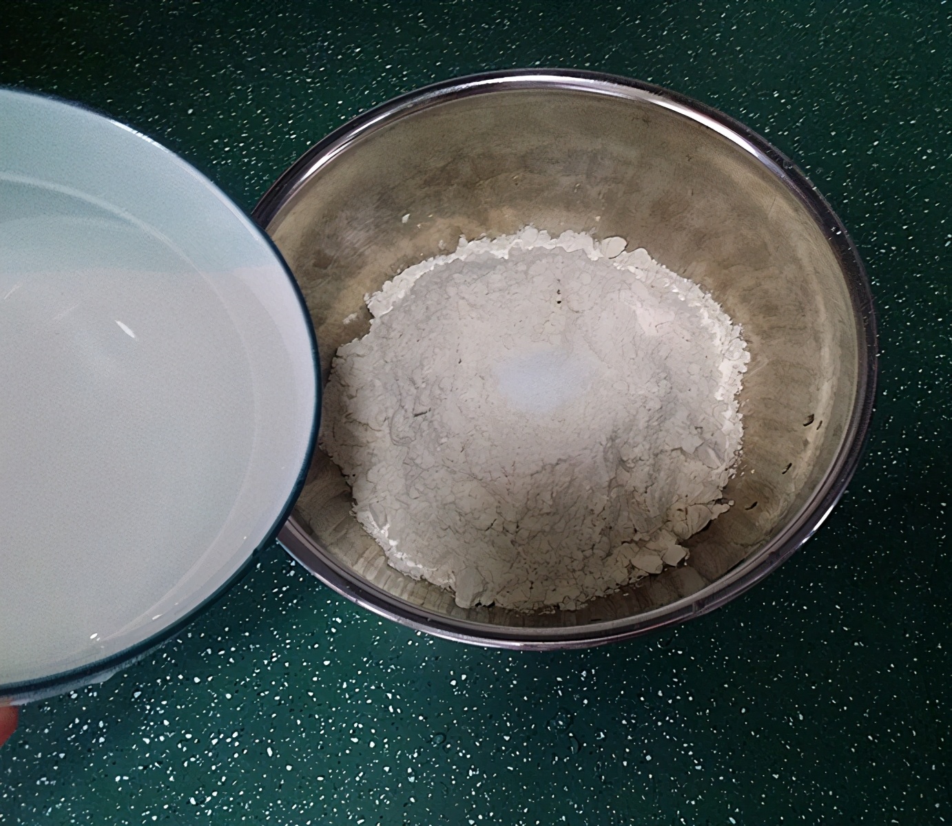 Have a bowl of tomato and egg pimple soup for supper, the method is ...