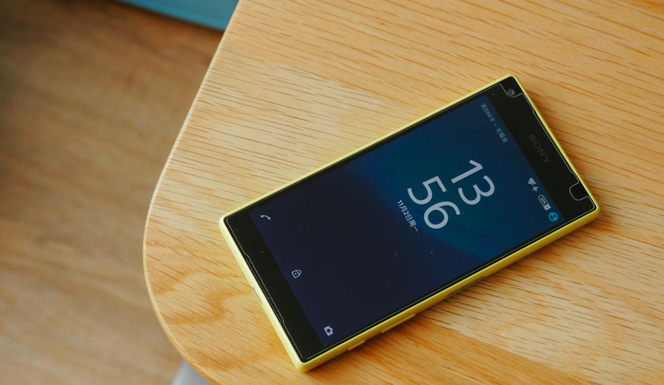 In the latest 007 movie, why did Bond switch its mobile phone brand to ...