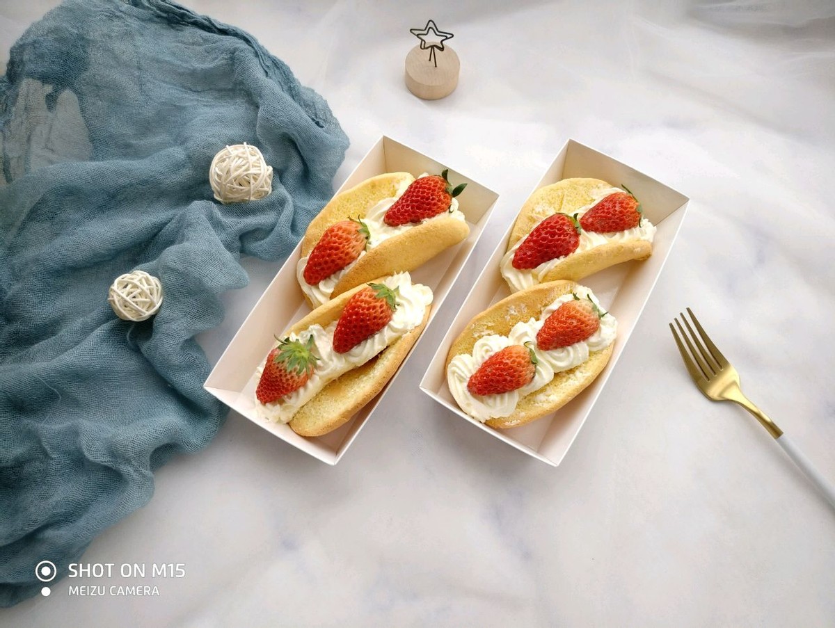 Soft and sweet beautiful pretty girl, strawberry hug roll, delicious ...