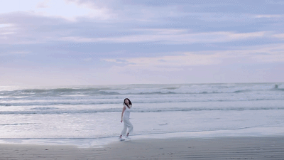 A collection of summer beach photo poses - iNEWS