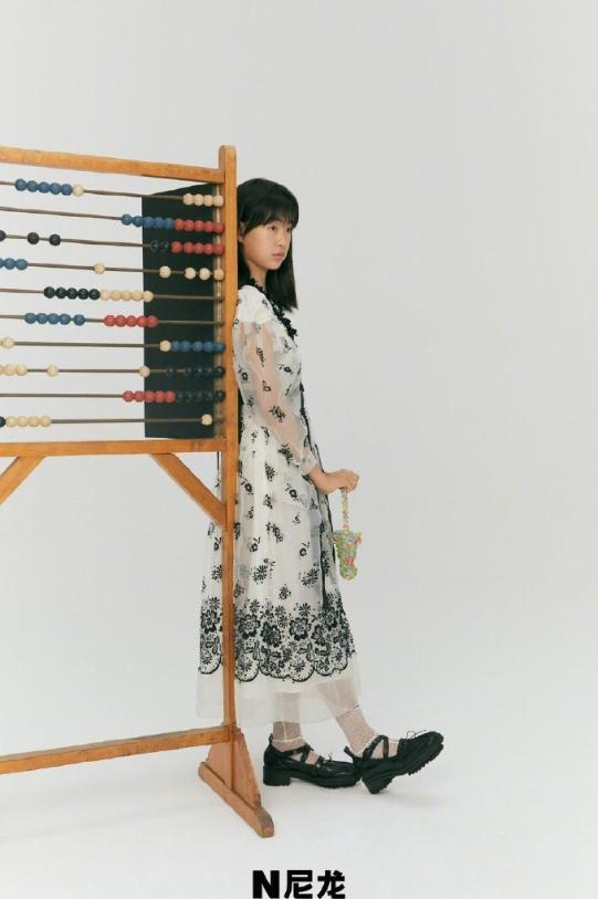 Li Yan's domineering and yellowish fashion, Tong Dawei's 13-year-old ...